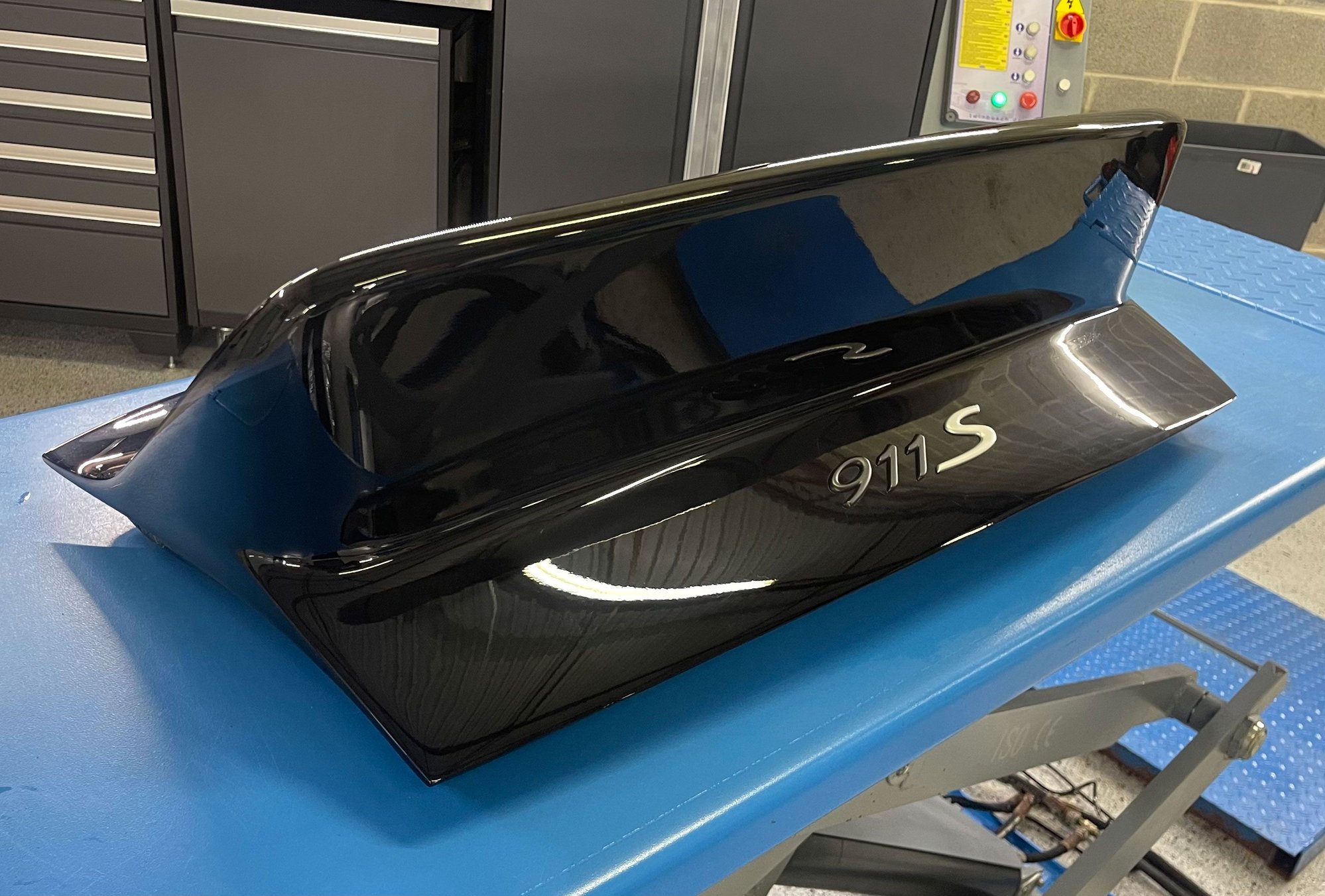 Porsche 997.1 Getty Design Ducktail Classic Wing/Spoiler - Rennlist ...