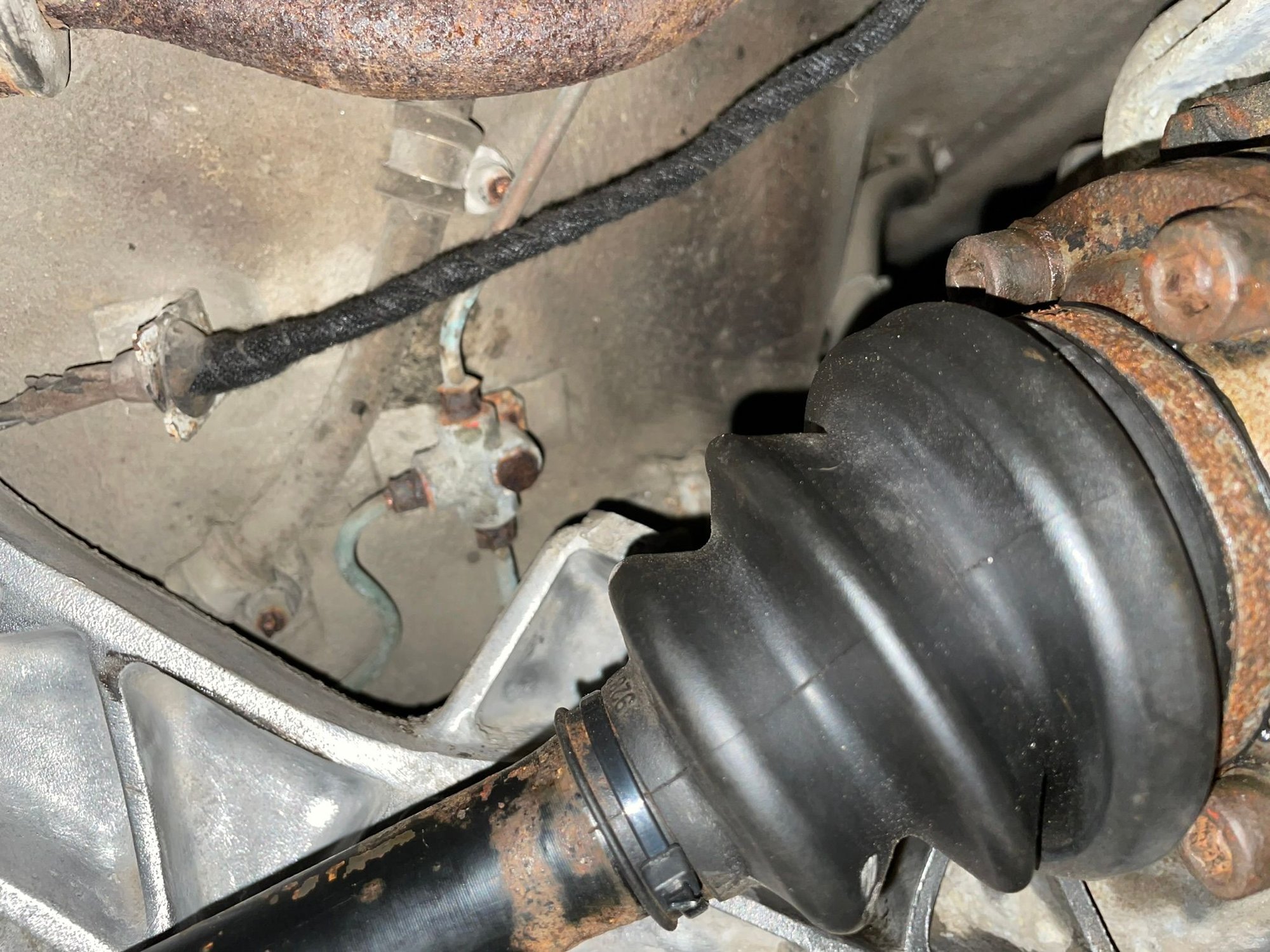 1986.5: Tips on accessing rear brake line splitter - Rennlist - Porsche ...