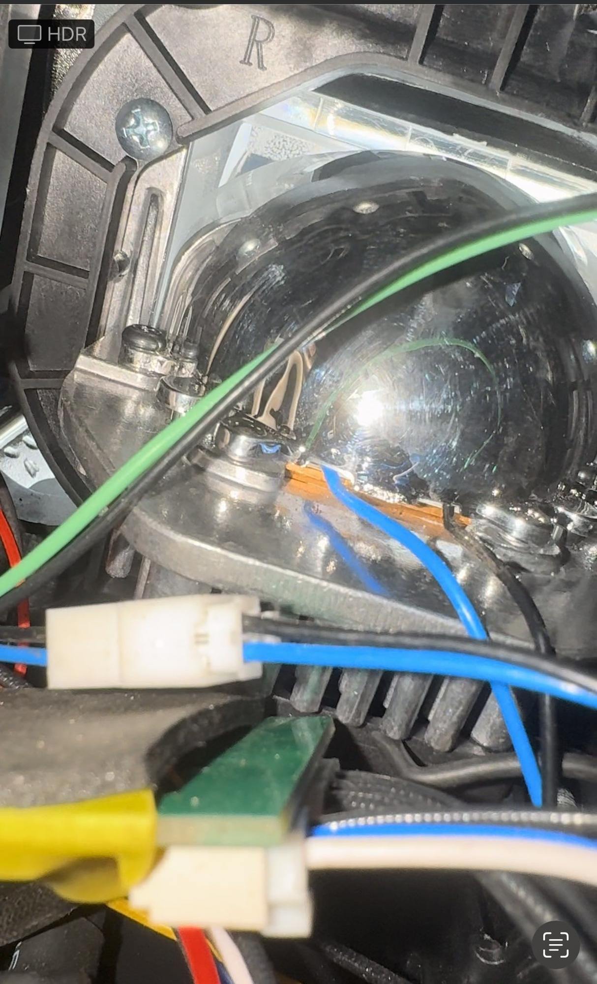 UK: Help needed to repair dipped bulb - AudiWorld Forums