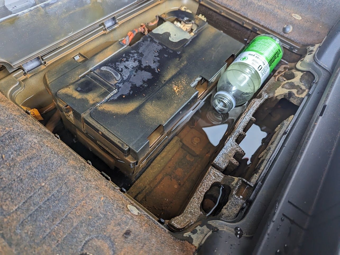 Flood trunk, new battery won't start or charge - AudiWorld Forums