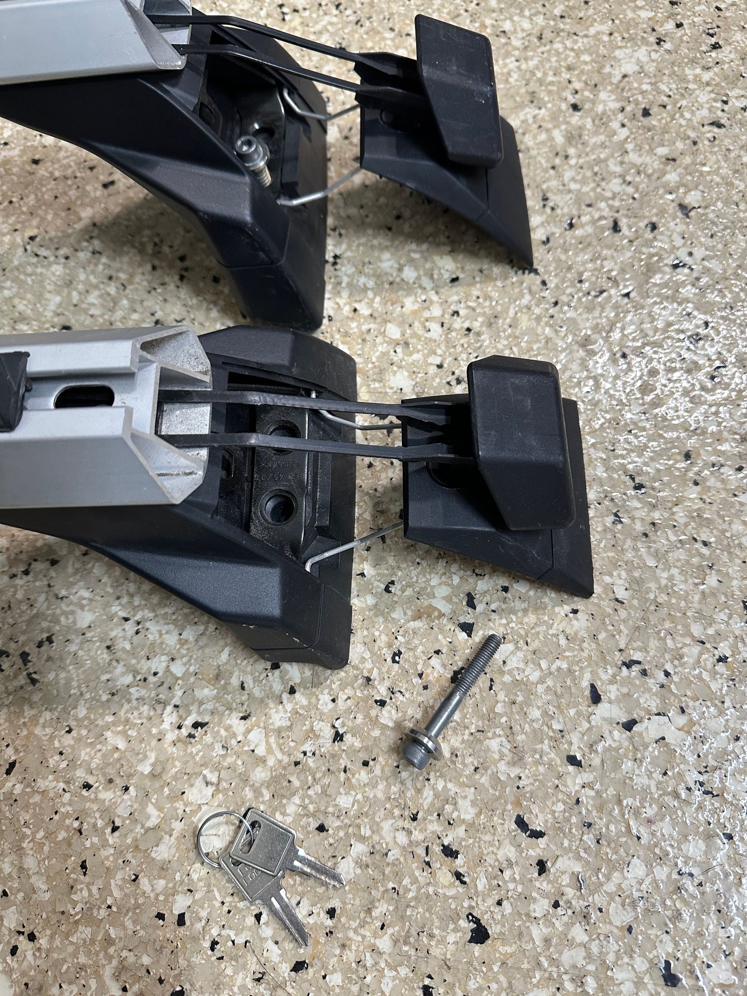 Audi Q7 Base Carrier Bars 4M0-071-151 - AudiWorld Forums