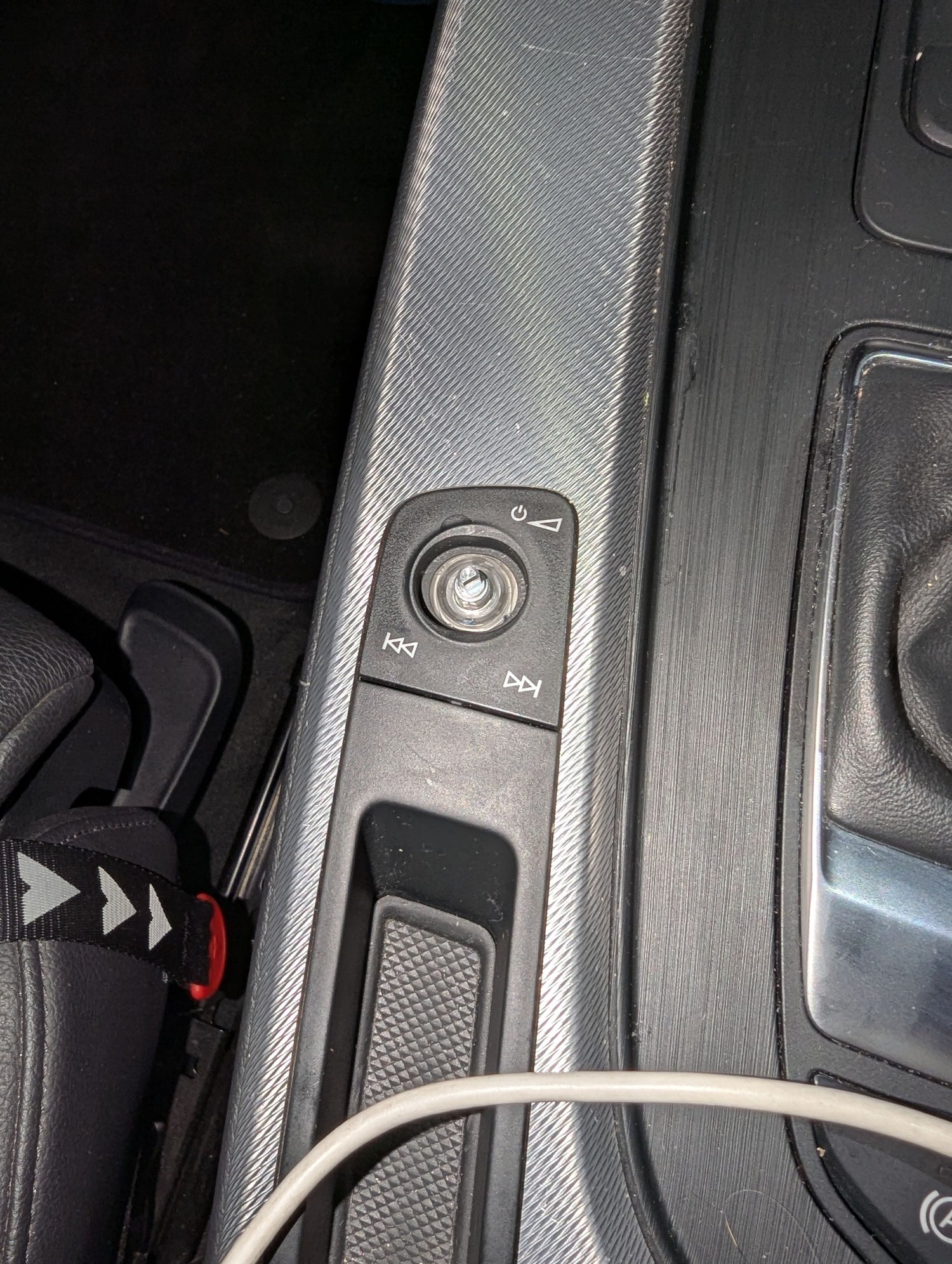 Help with broken volume dial - AudiWorld Forums