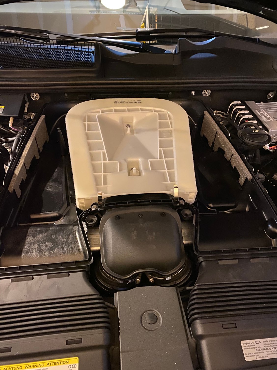 RSQ8 Engine cover/intake removal- BMC air filter instal - AudiWorld Forums