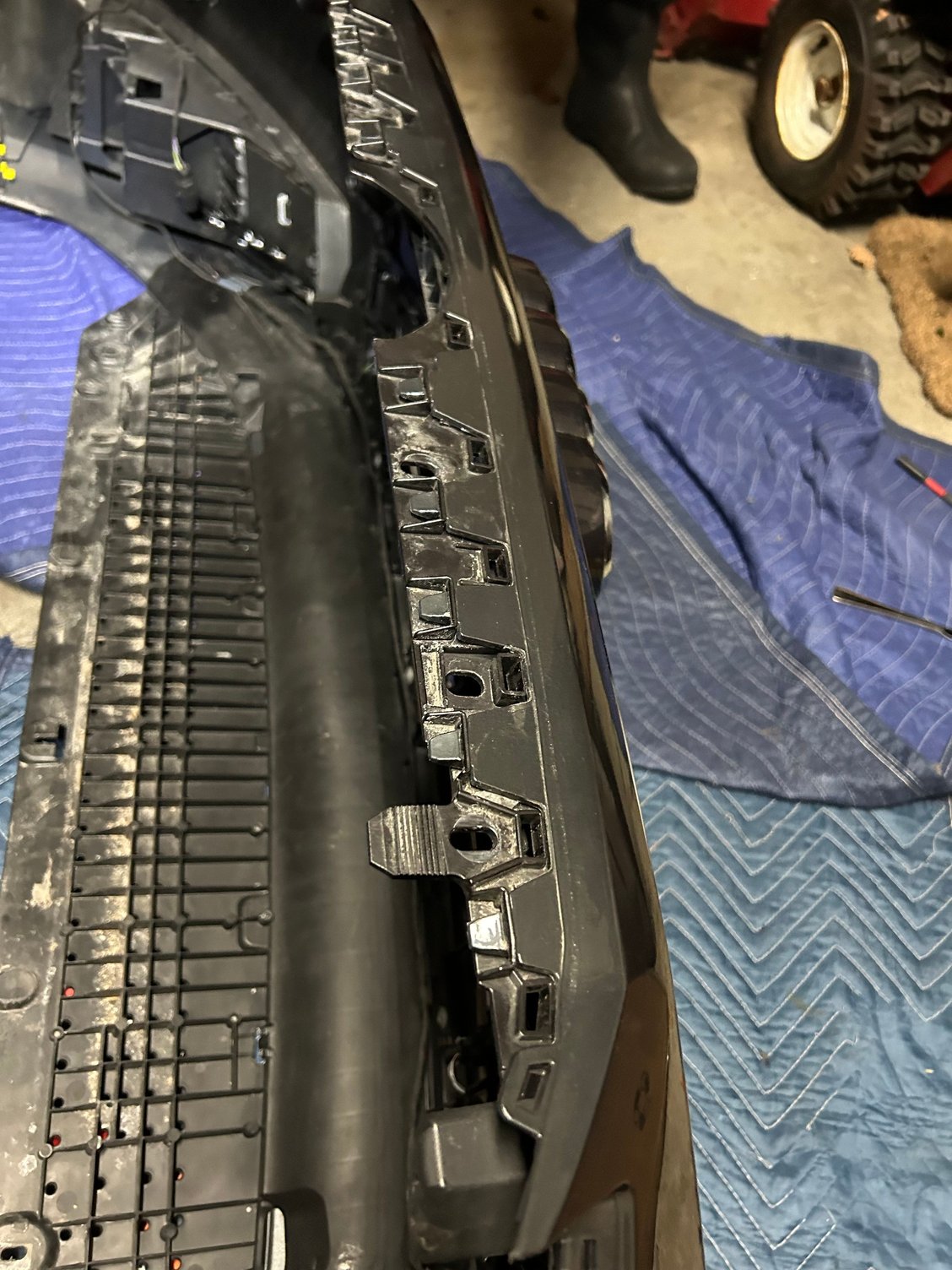 A4 B9.5 Grille Question - AudiWorld Forums