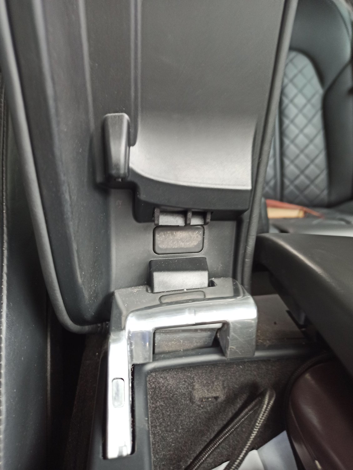 Arm rest not going down - AudiWorld Forums