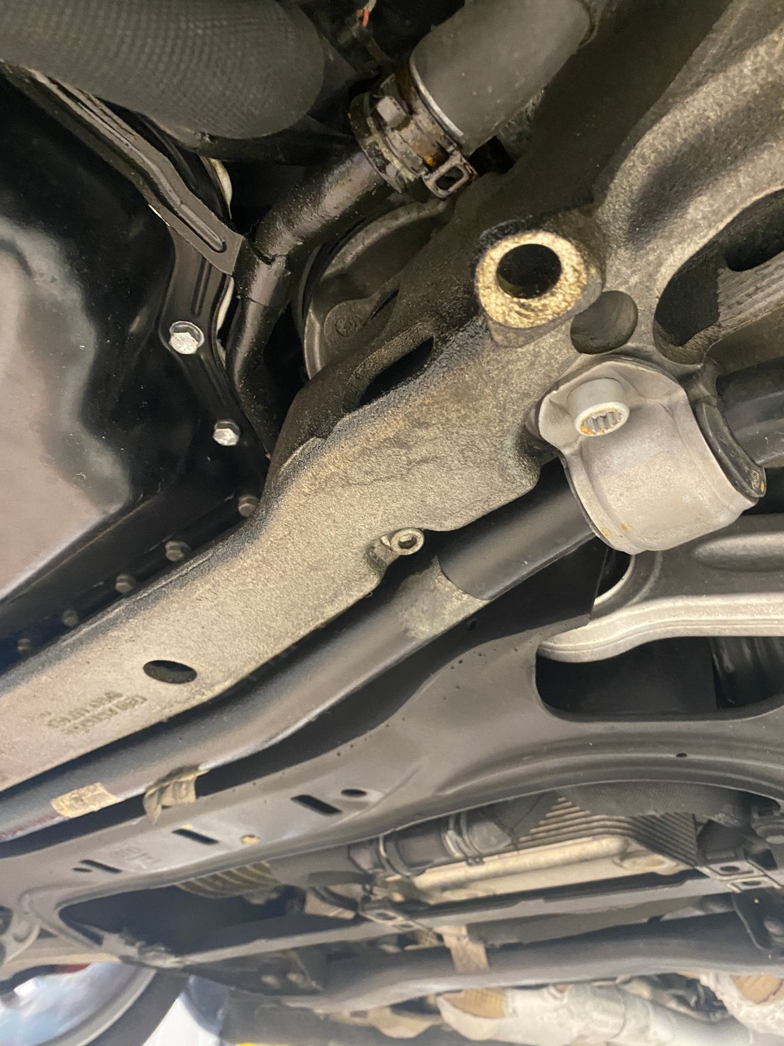 V10 engine mount replacement procedure needed - AudiWorld Forums
