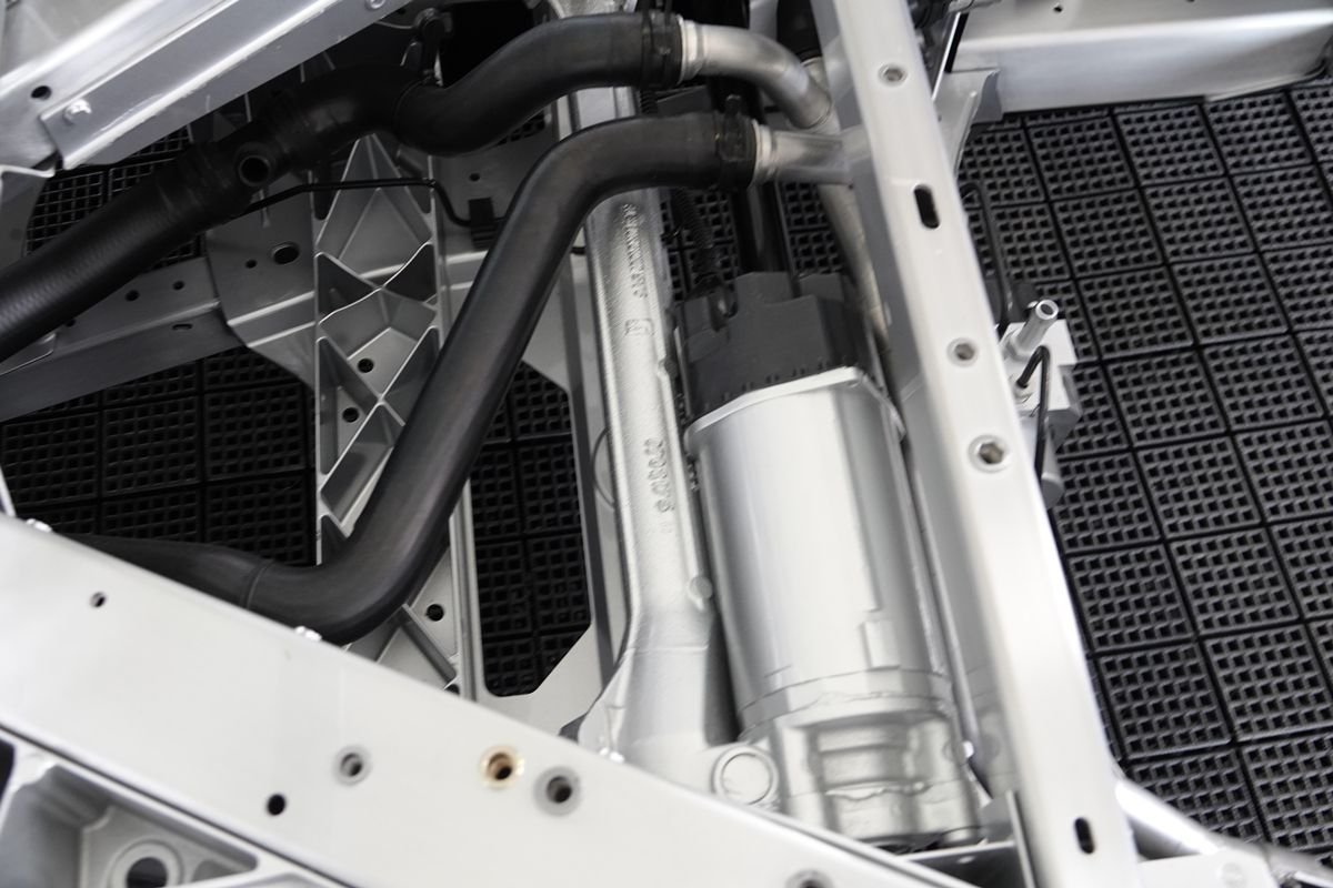 When you start taking something on your C8 apart, these cutaway C8 pics ...
