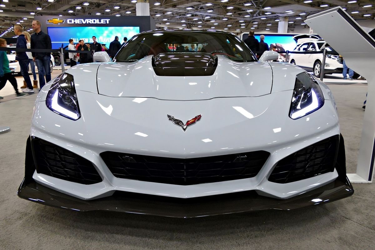 '19 ZR1 all good except that wheel gap /Dallas auto show ...