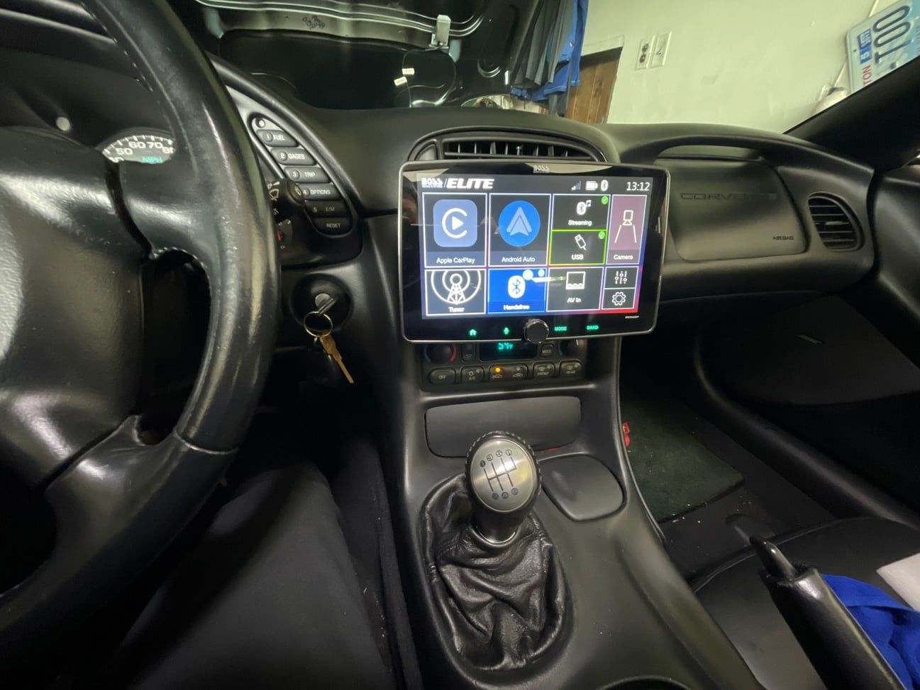 Who has installed a large floating screen HU in their C5 ...