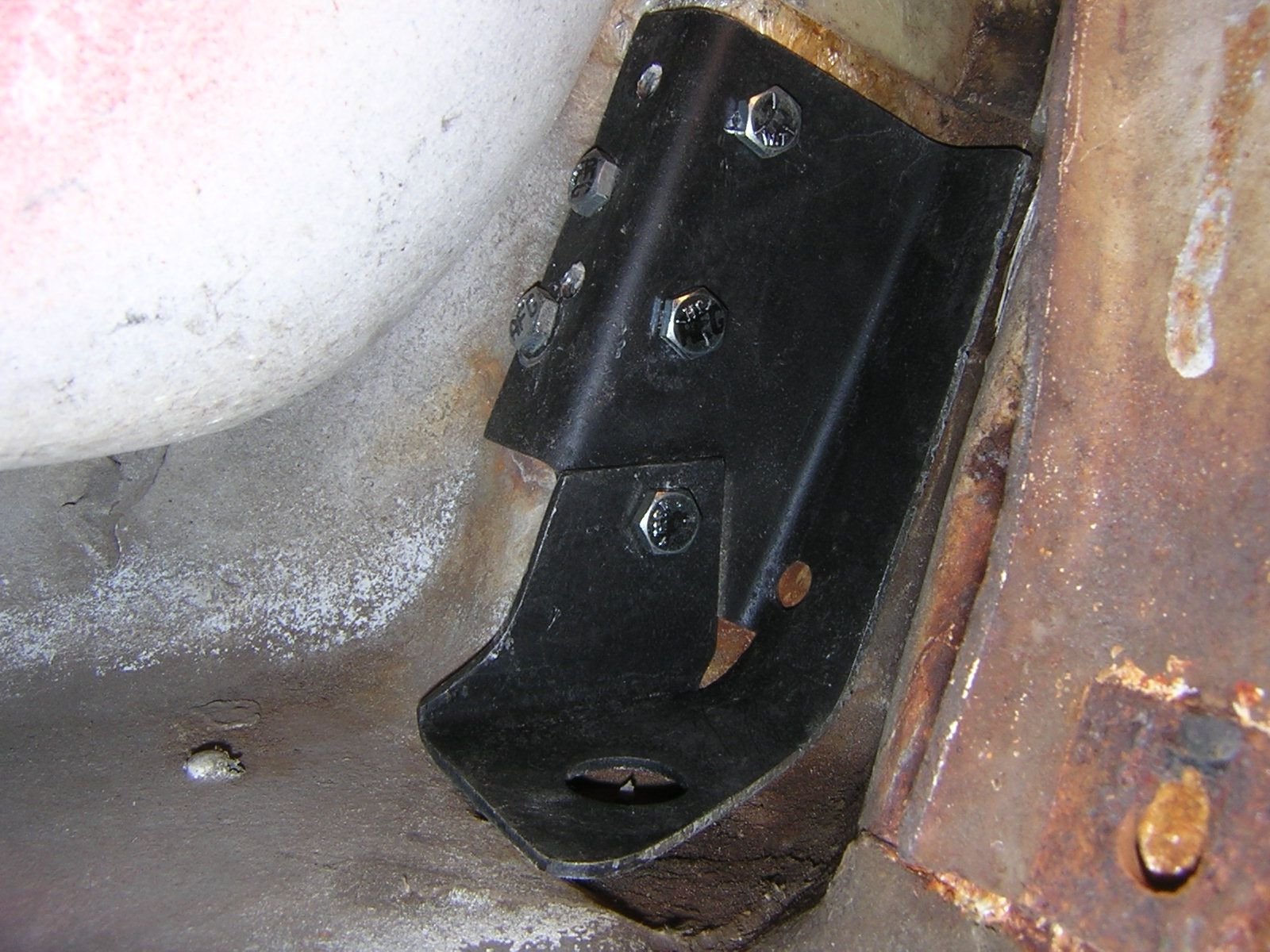 C1 body mount braces, how many - CorvetteForum - Chevrolet Corvette ...