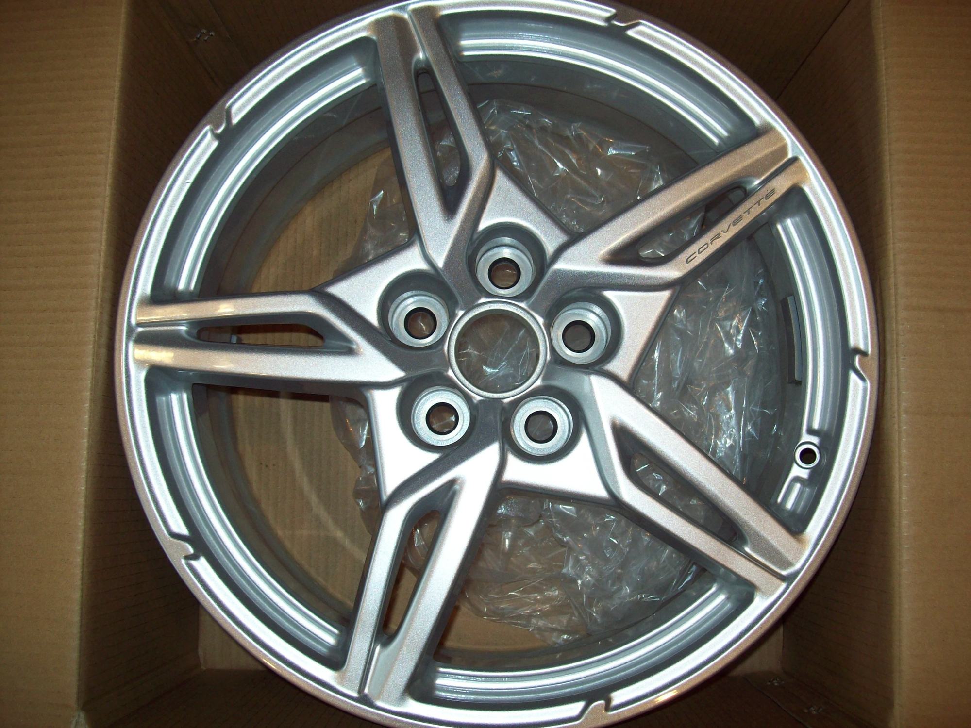 FS (For Sale) 2 Sets Silver Split Spoke - CHEAP In box's ready ...