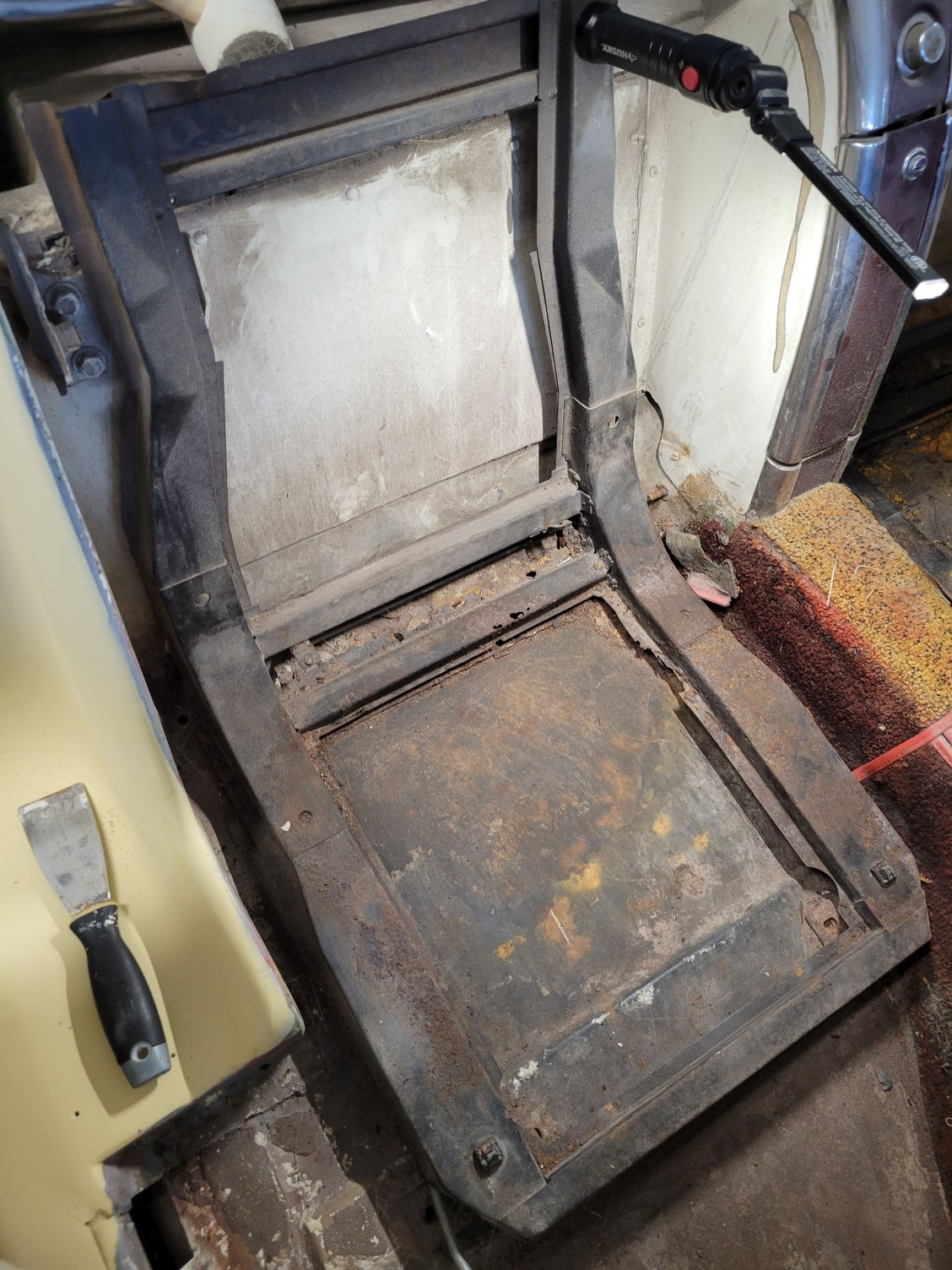 C1 59' Seat Frame Removal - CorvetteForum - Chevrolet Corvette Forum ...