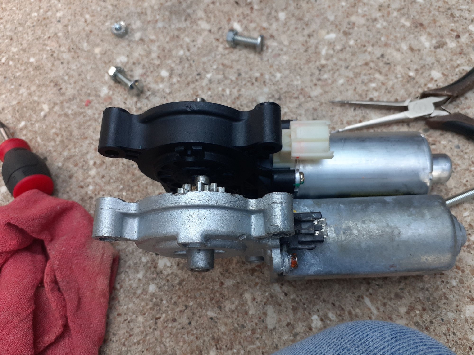 Replacing drivers side power window motor part 3 1994 vette ...