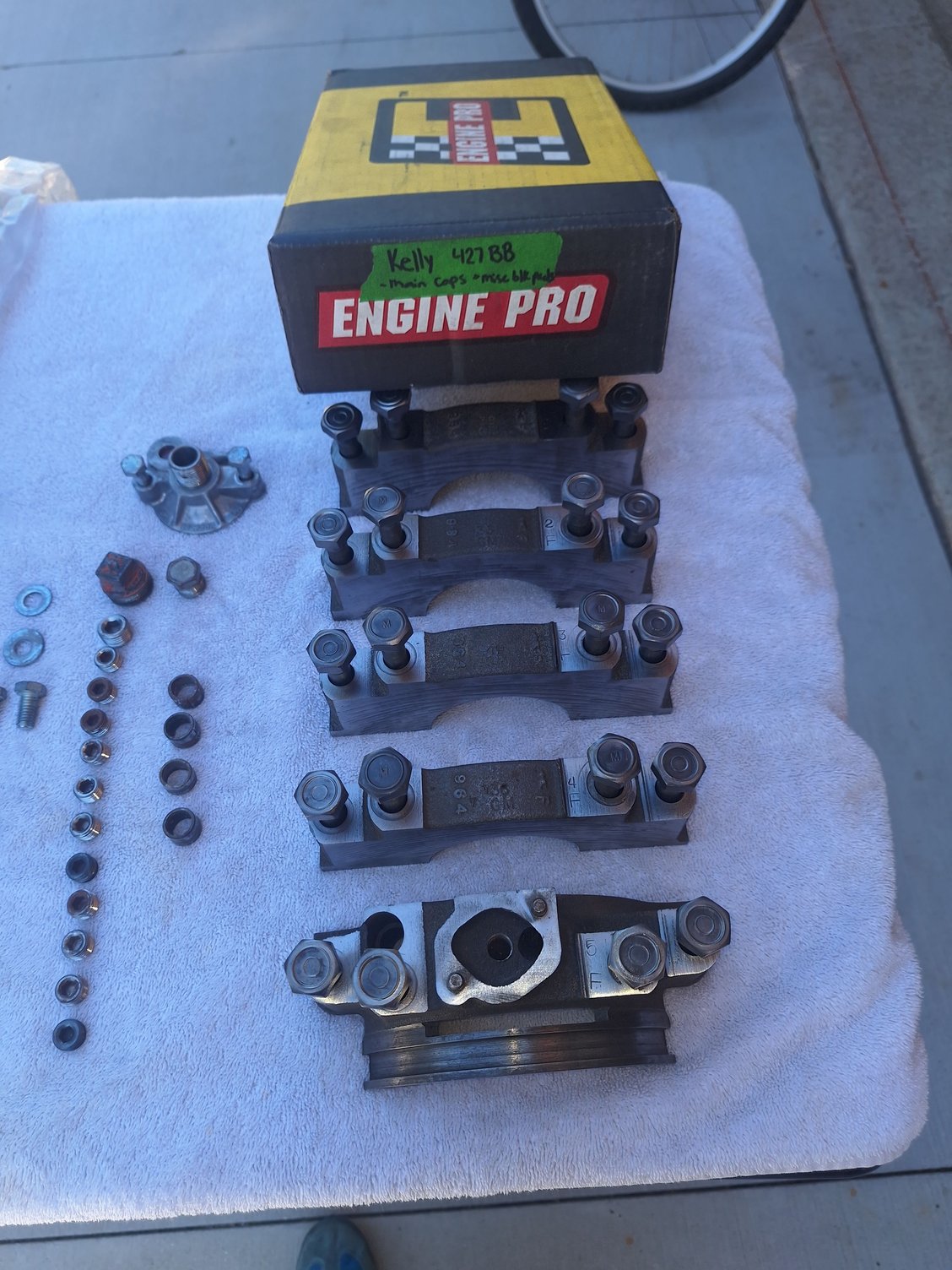 FS (For Sale) 1969 427/435 block, nos 840 heads, 7115 crank, nos oil ...