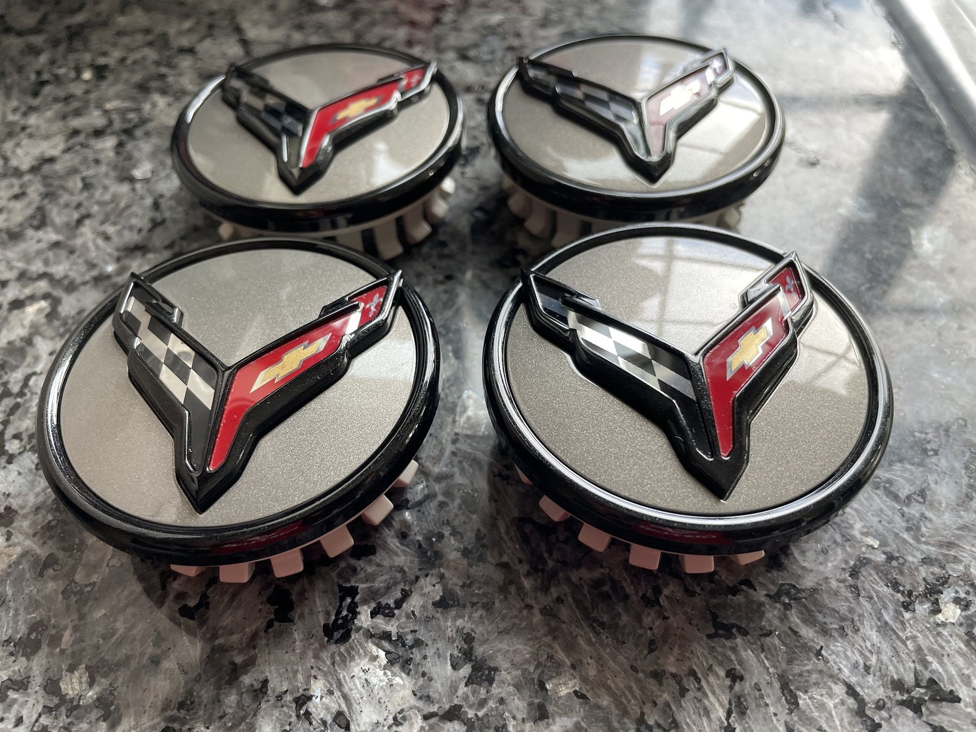 FS (For Sale) Stock GM c8 gray center caps and Stingray R center caps ...