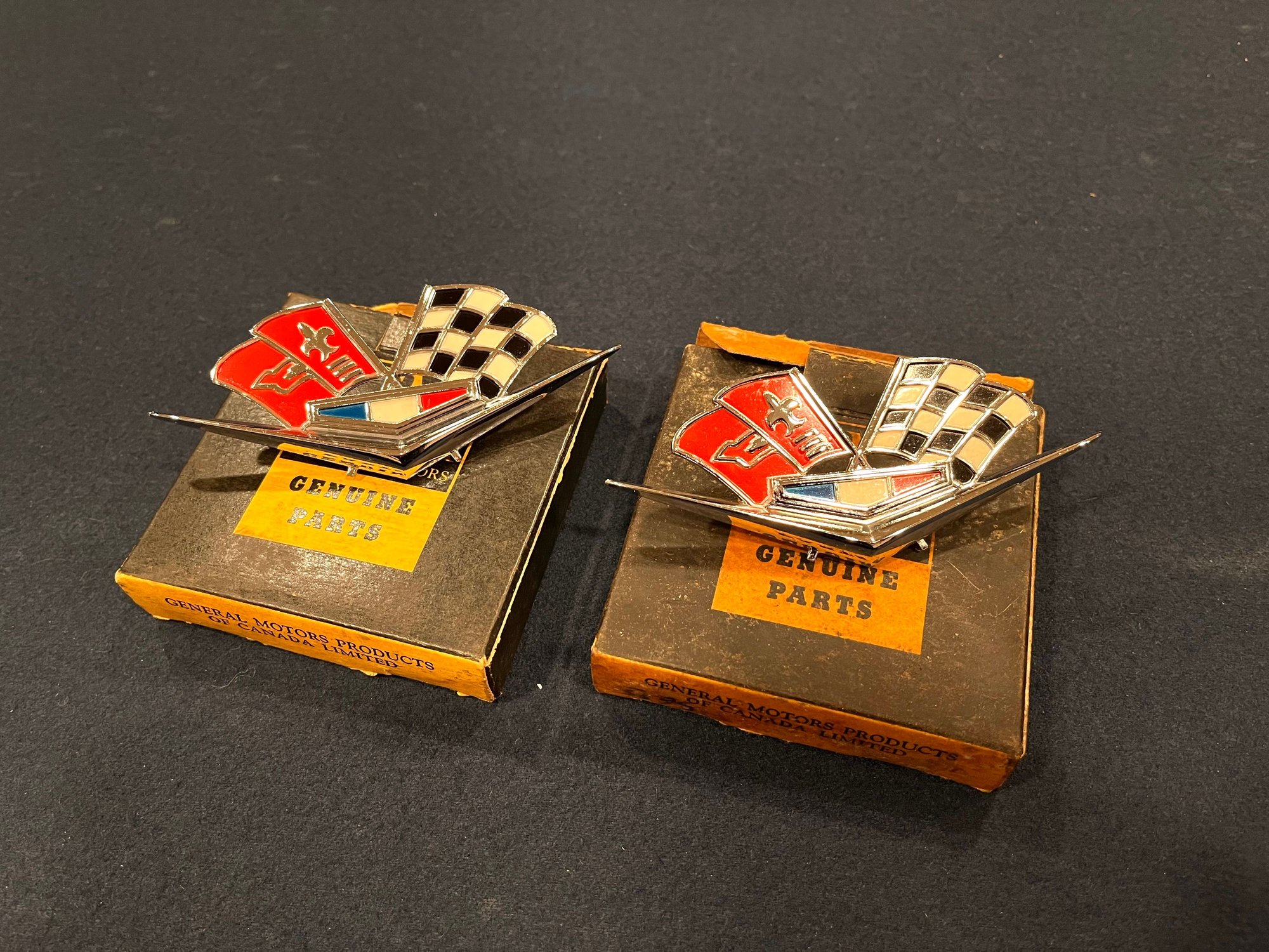 FS (For Sale) 1962 /1963 (2) Flag Emblems - Original in Box ...