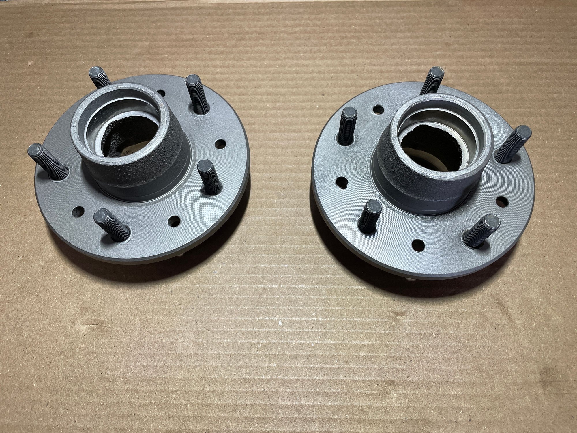 FS (For Sale) Pair of used original front spindle hubs - CorvetteForum ...