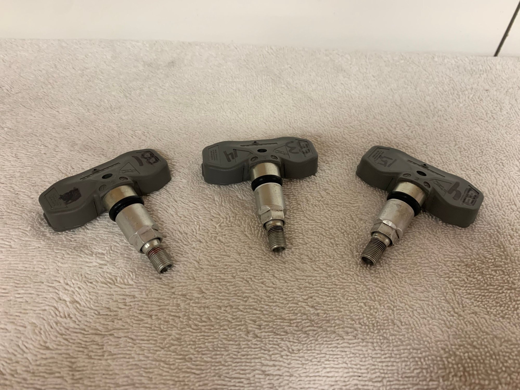 FS (For Sale) GM OEM 25758220 (TPMS) Tire Pressure Monitoring System ...