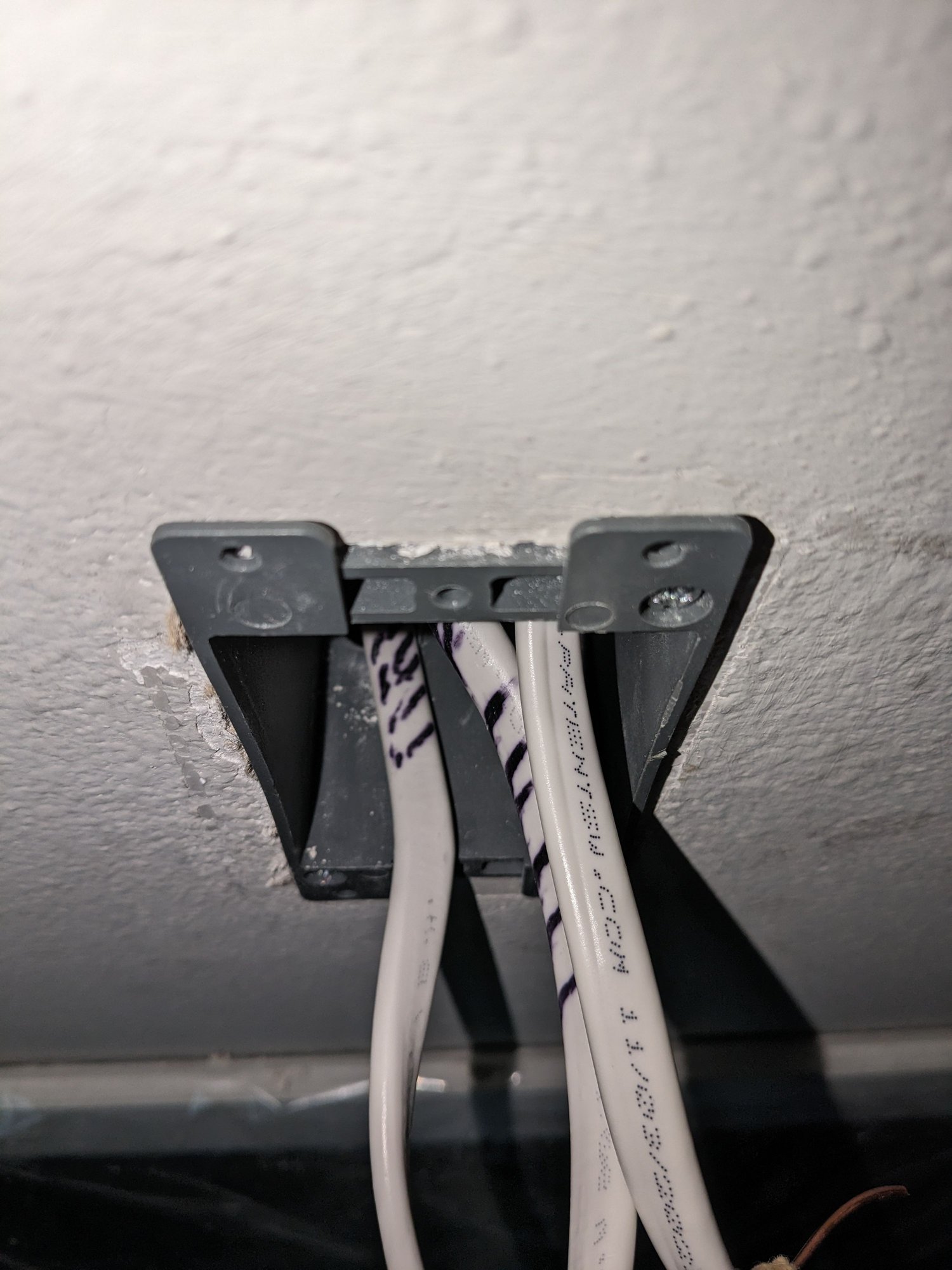 Odd outlets in new home - DoItYourself.com Community Forums