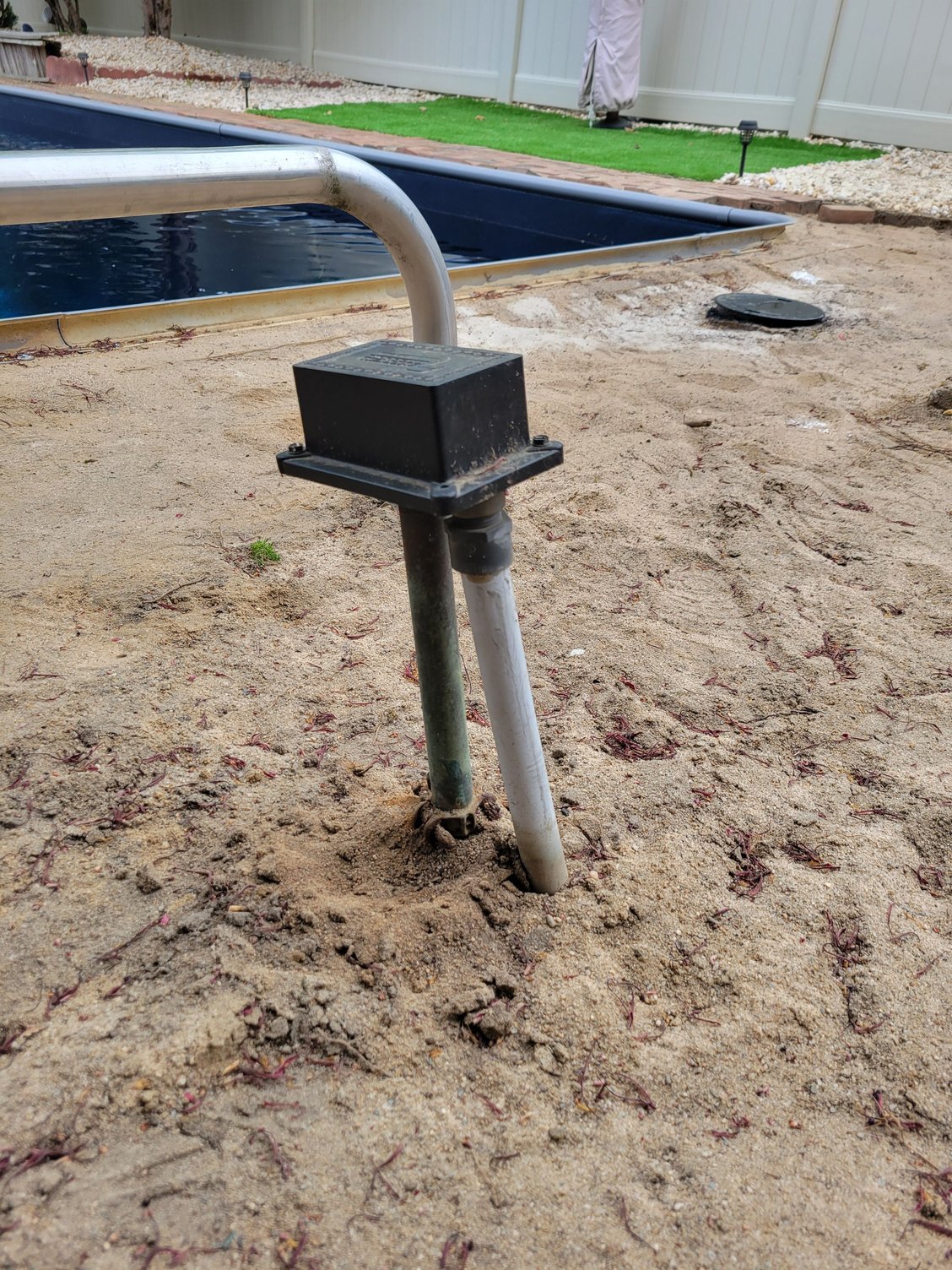 How to install outdoor outlet on pool light junction box - DoItYourself ...