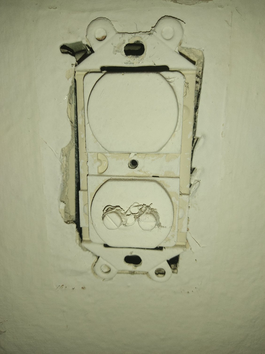 Weird outlet in an old home - DoItYourself.com Community Forums