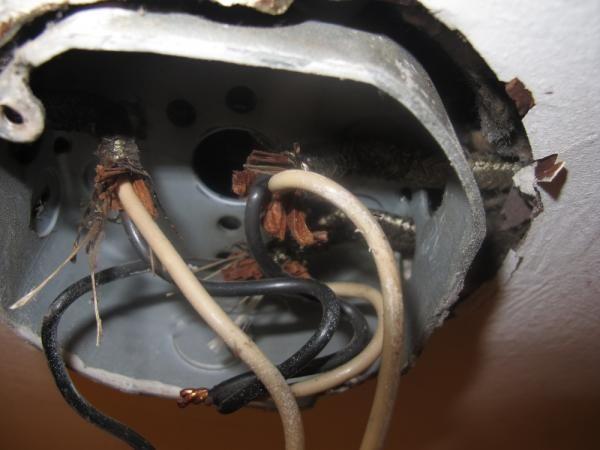 Confusing light fixture wiring - DoItYourself.com Community Forums