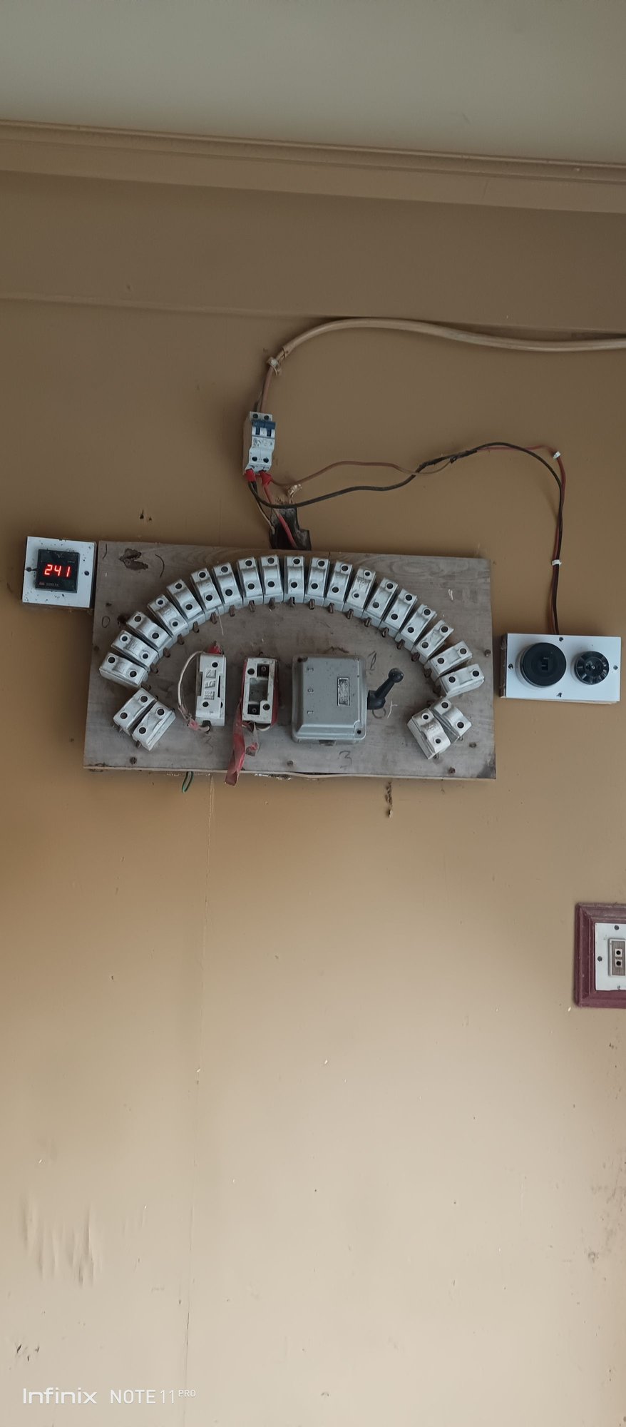 Substandard breaker and one wire inverter - DoItYourself.com Community ...