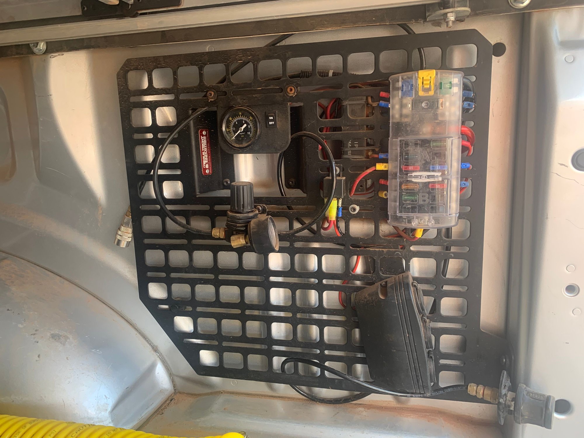 12v outlet in bed...my custom job - Page 2 - Ford F150 Forum ...