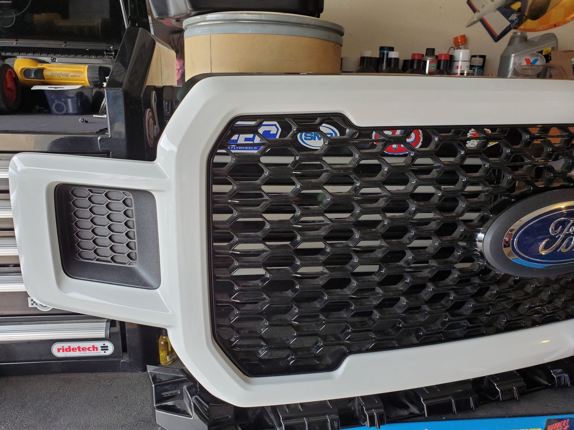 18+ Oxford white STX grille + chrome tow mirror caps - Ford F150 Forum ...