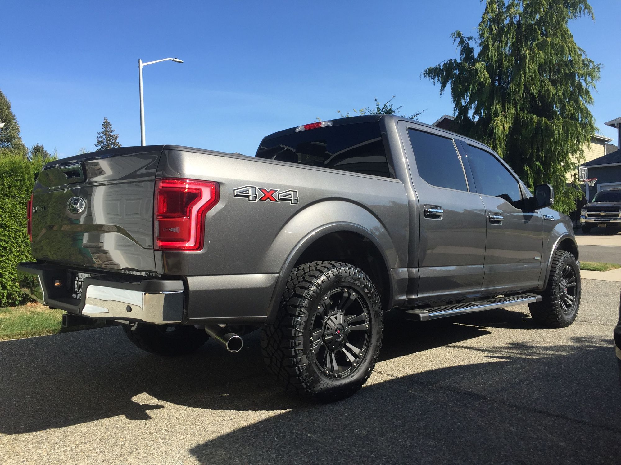 Can ya post pics of f150 on 20 or 22 inch wheels on 33 or 35 with no ...