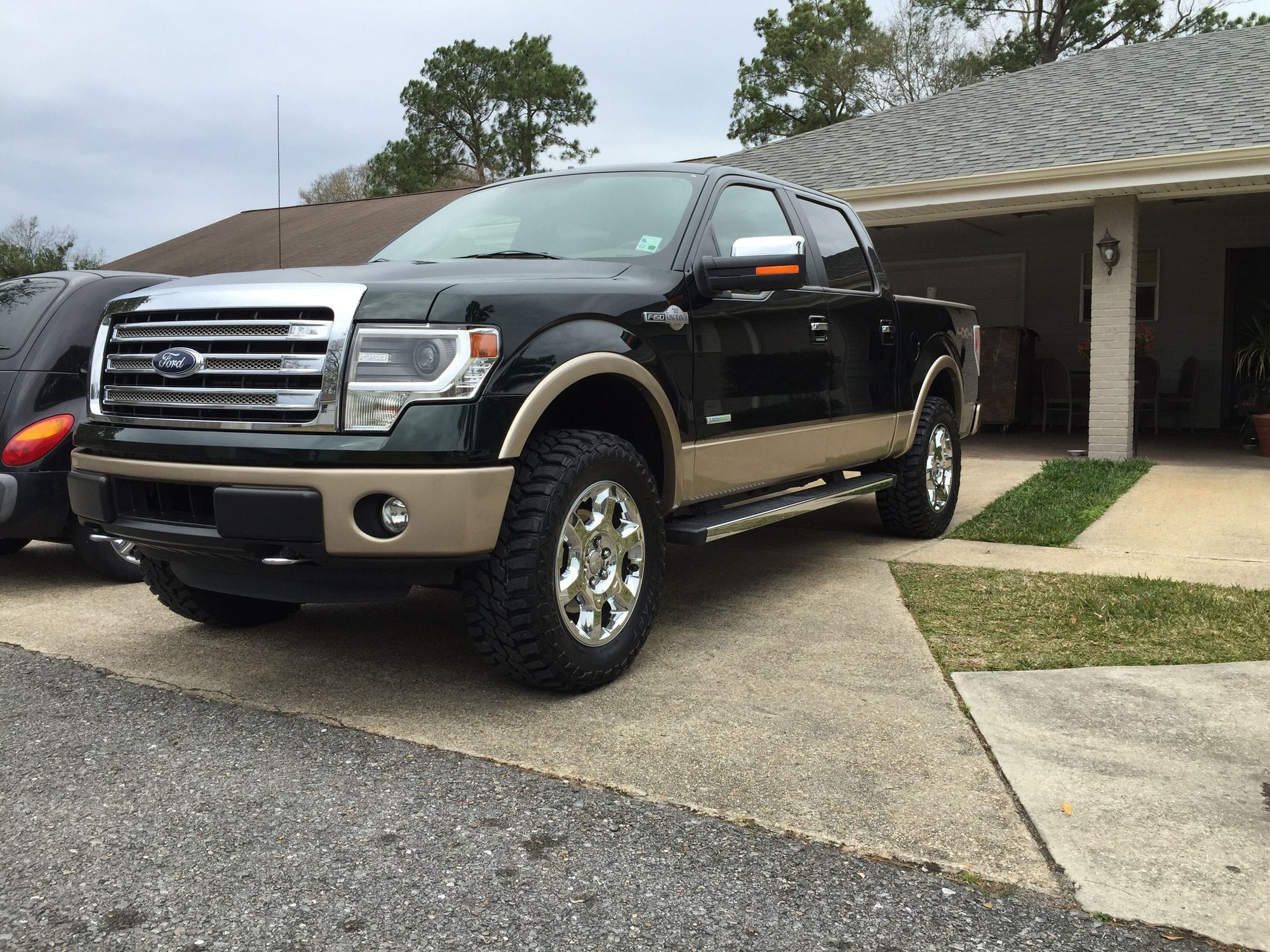 2.5" level with 35s on factory king ranch wheels - Ford F150 Forum ...