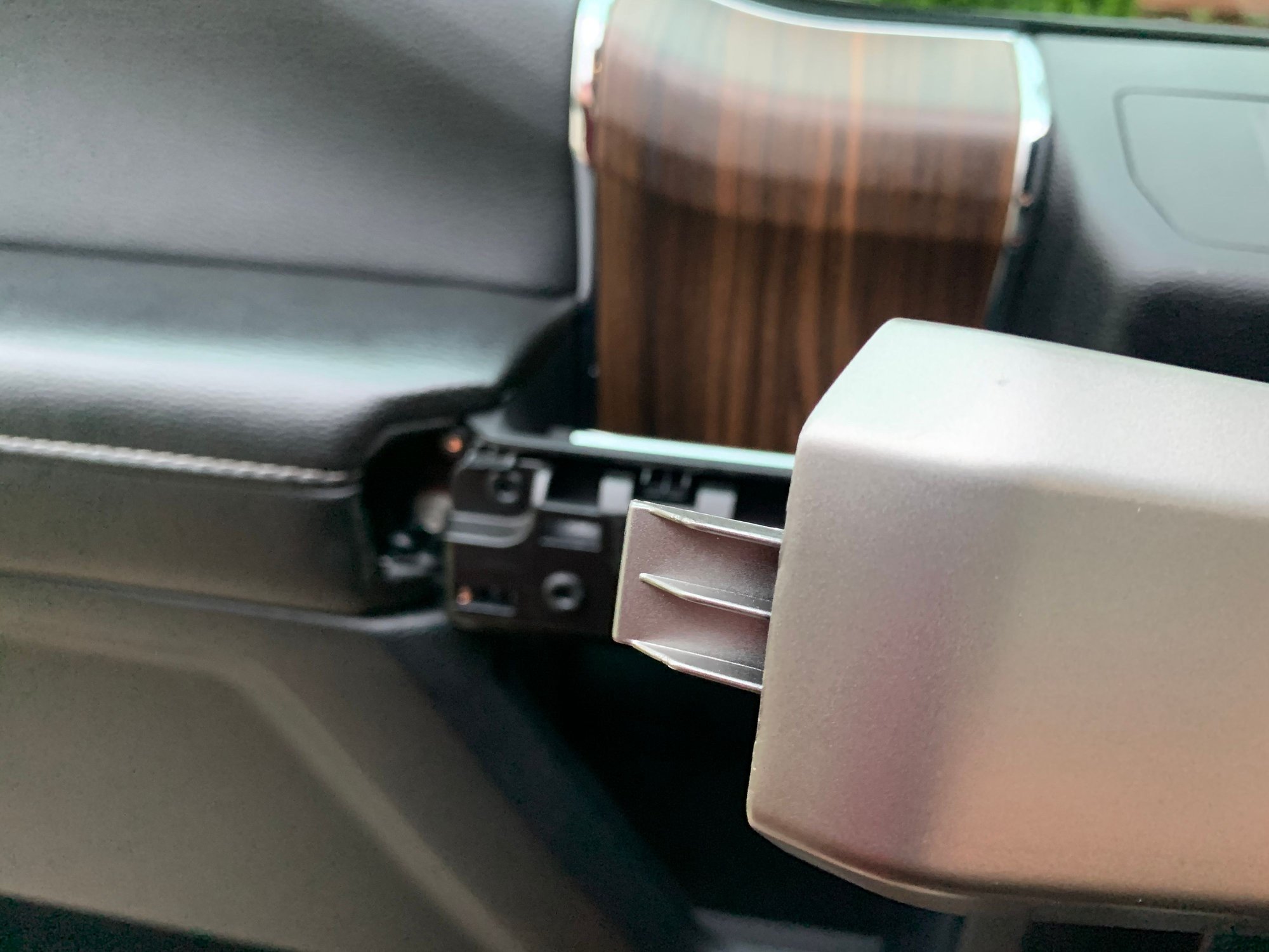 Missing a part inside driver's door? - Ford F150 Forum - Community of ...