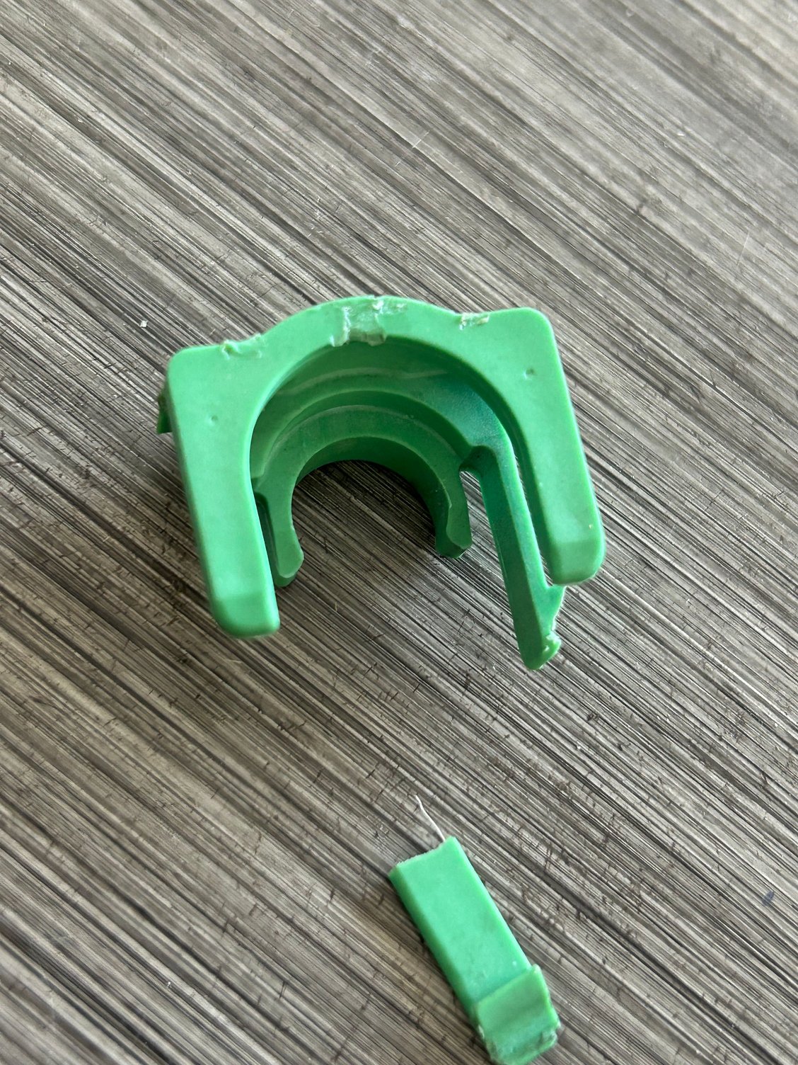 Vapor purge valve line retaining clip - Ford F150 Forum - Community of ...