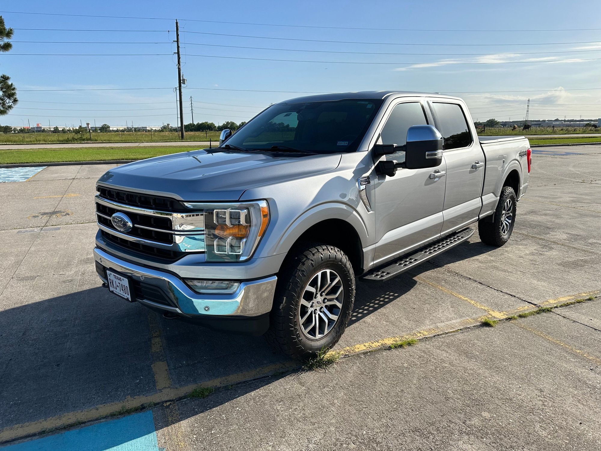 Anyone swap out a Lariat grille for a STX grille? - Ford F150 Forum ...