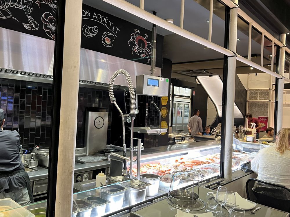 Endless jet set and glamour - or just a few fill-ins? - Page 3 ...