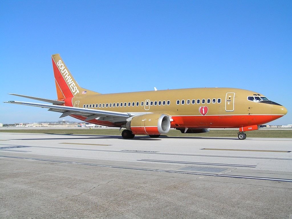Old WN livery on a new WN aircraft - FlyerTalk Forums