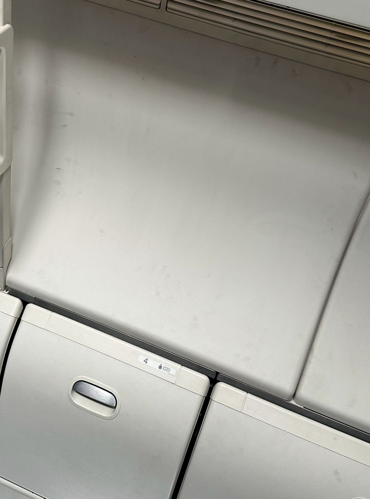 At what point does a “filthy” cabin become too filthy? - FlyerTalk Forums