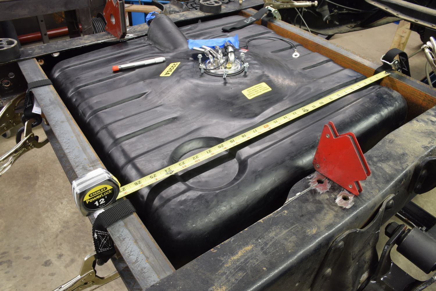 Tomahawk's Highboy Fuel Tank Installation - Ford Truck Enthusiasts Forums