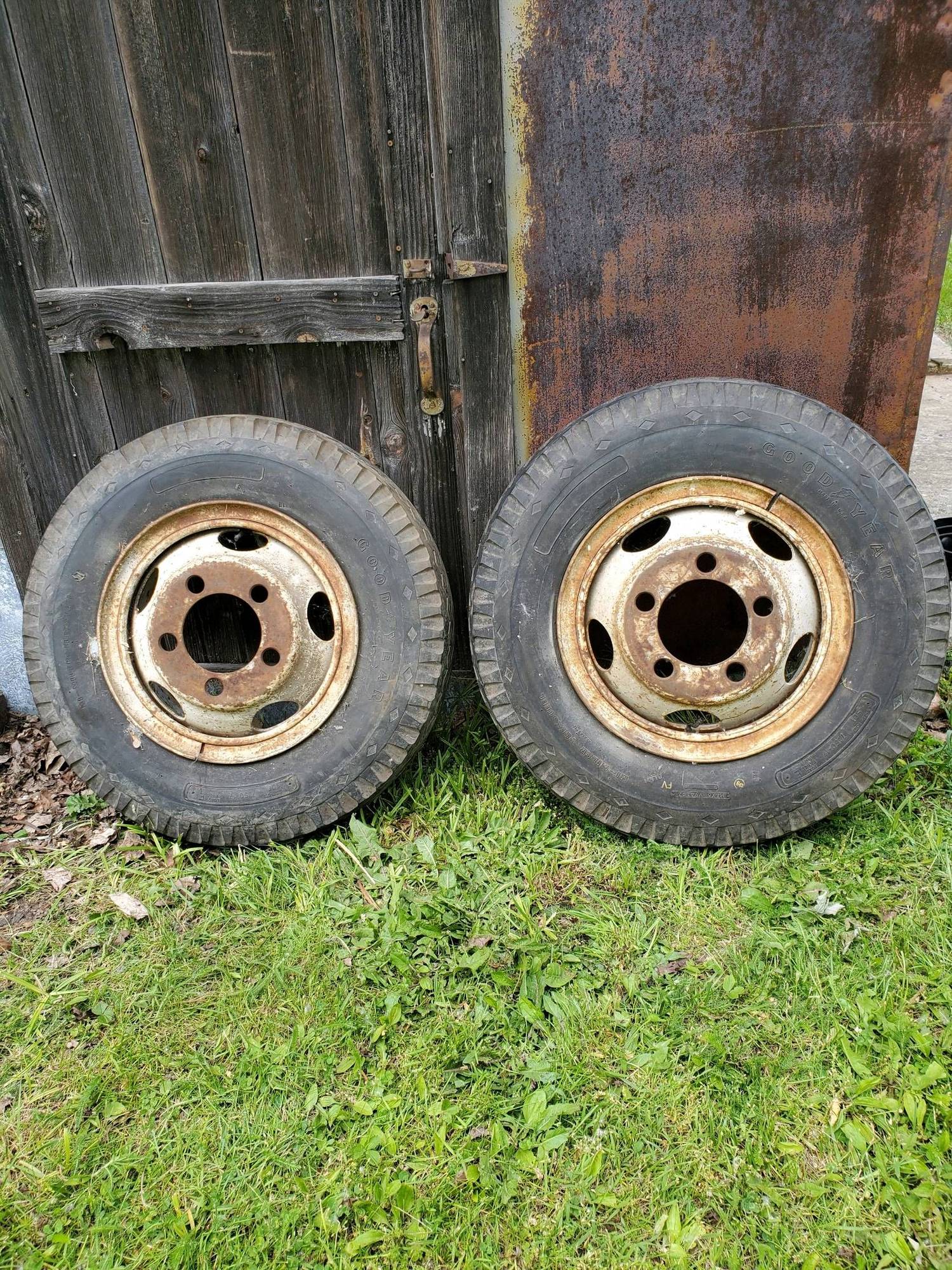 5 on 8 x 17 lock ring wheels? - Ford Truck Enthusiasts Forums