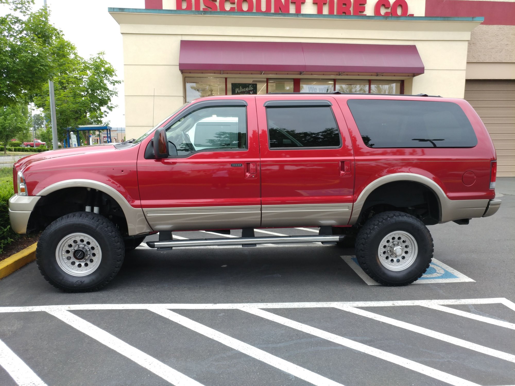red excursion with 4 or 6 inch lift pics - Page 2 - Ford Truck ...
