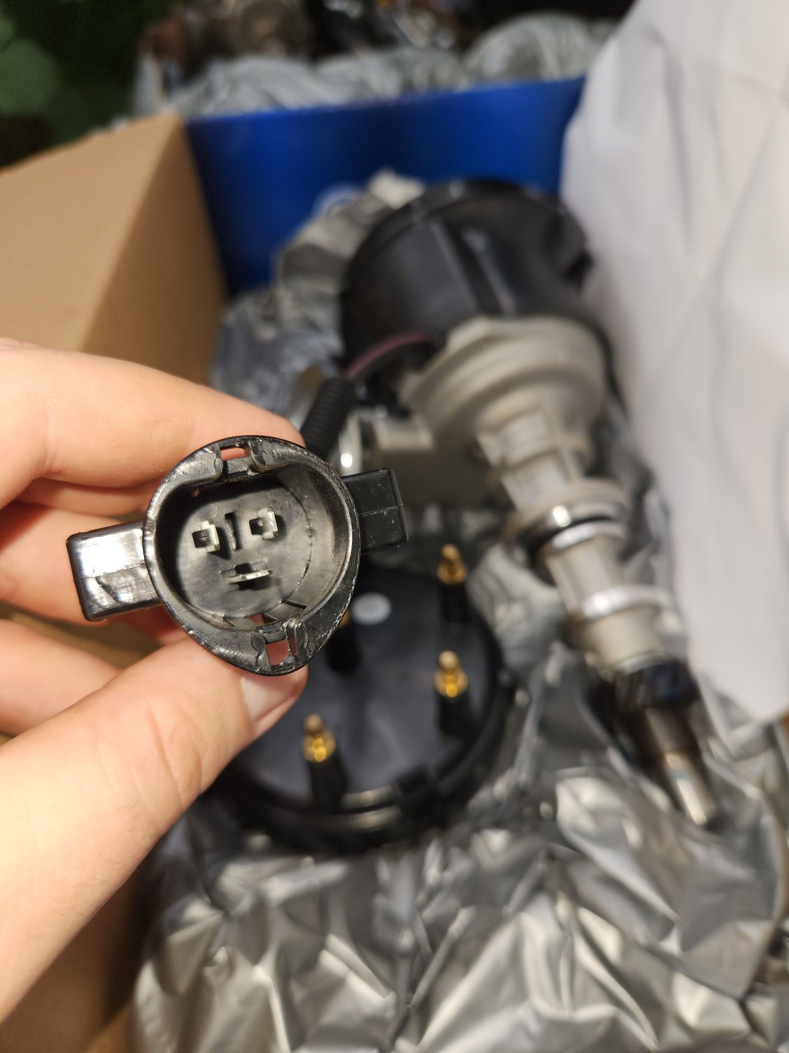 Single wire points dizzy to 3 wire electronic pickup - Ford Truck ...