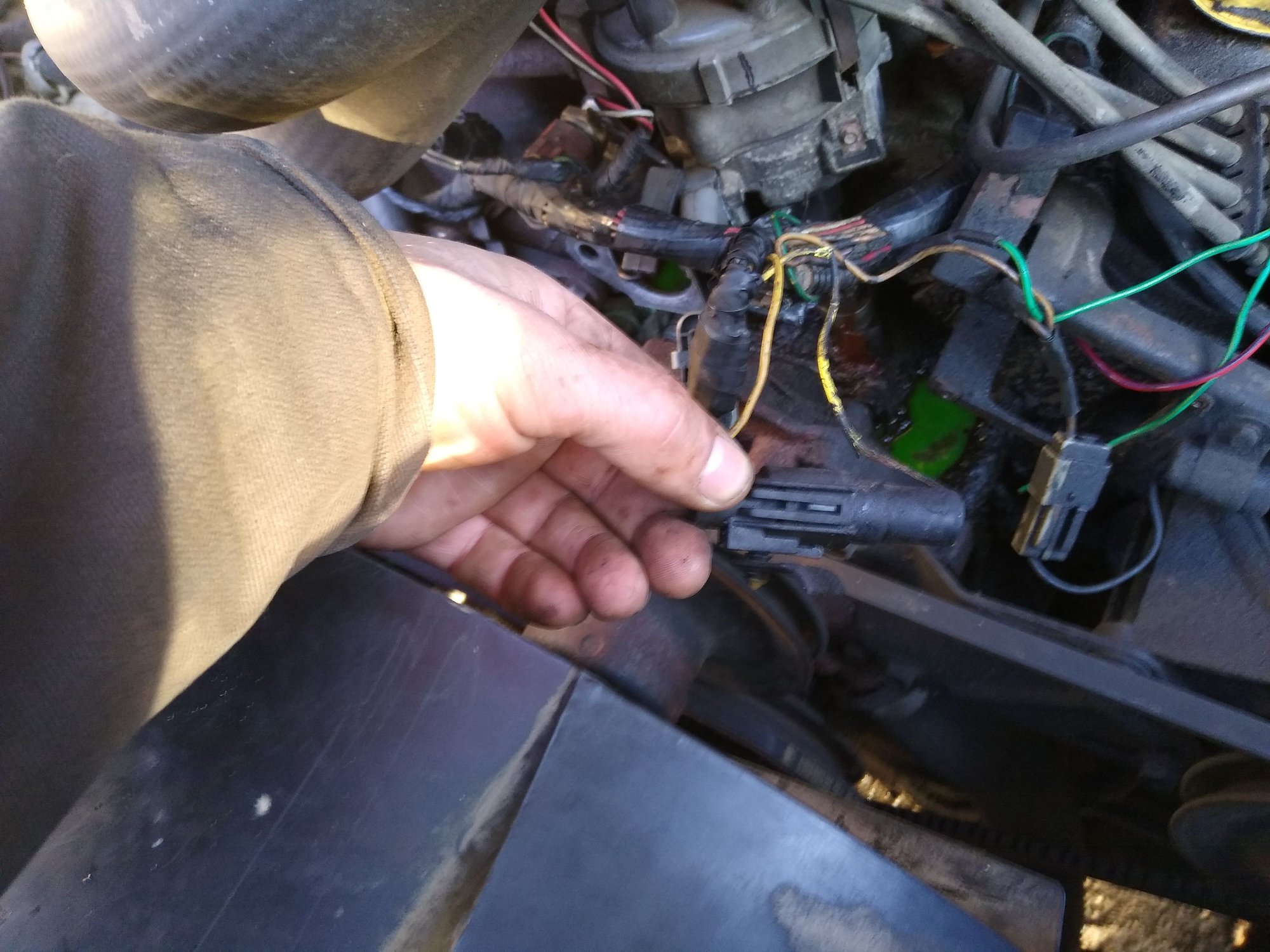 1985 f150 302 efi SPOUT CONNECTOR - Ford Truck Enthusiasts Forums