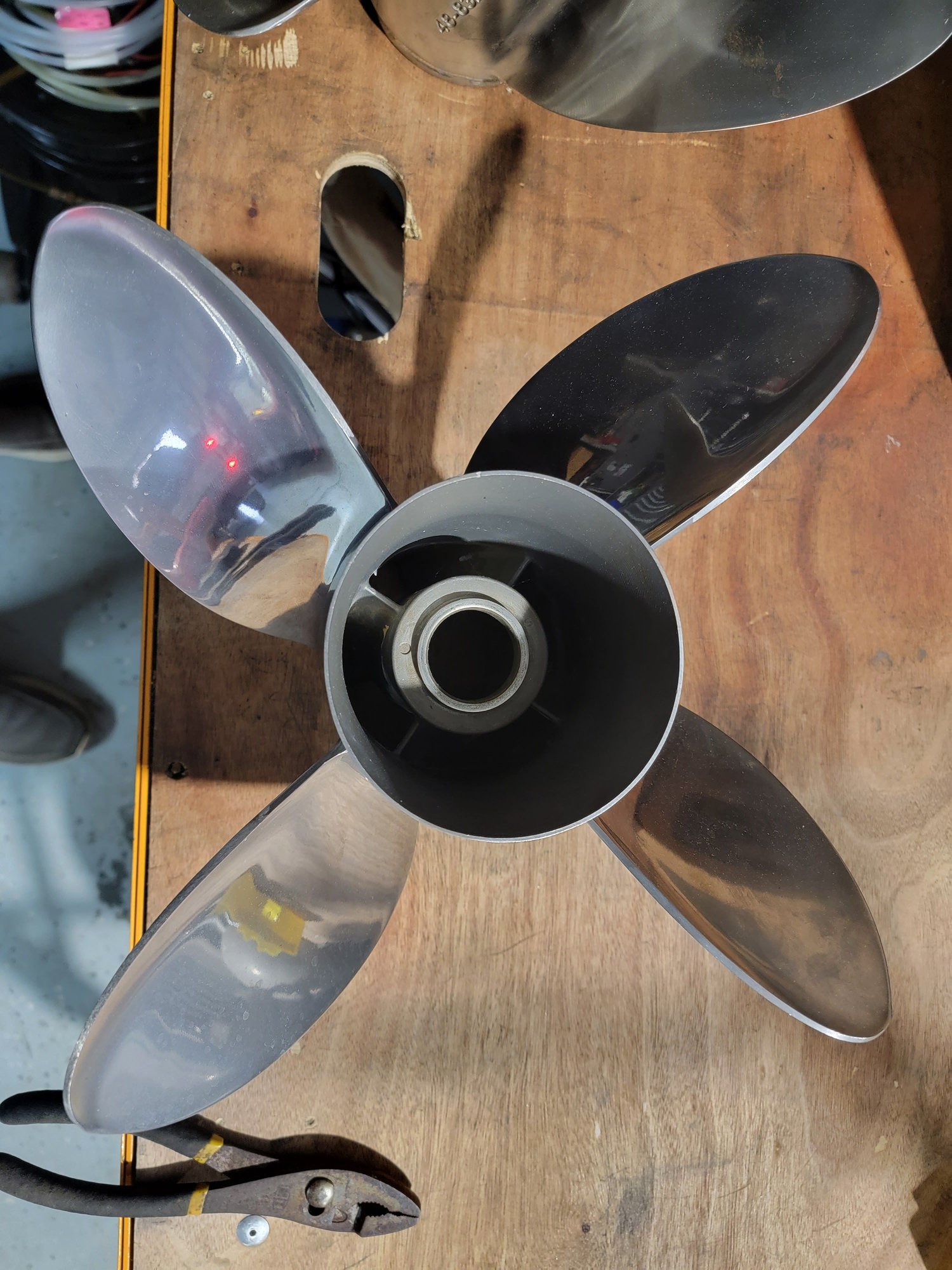 Bravo 36pitch props. - Offshoreonly.com