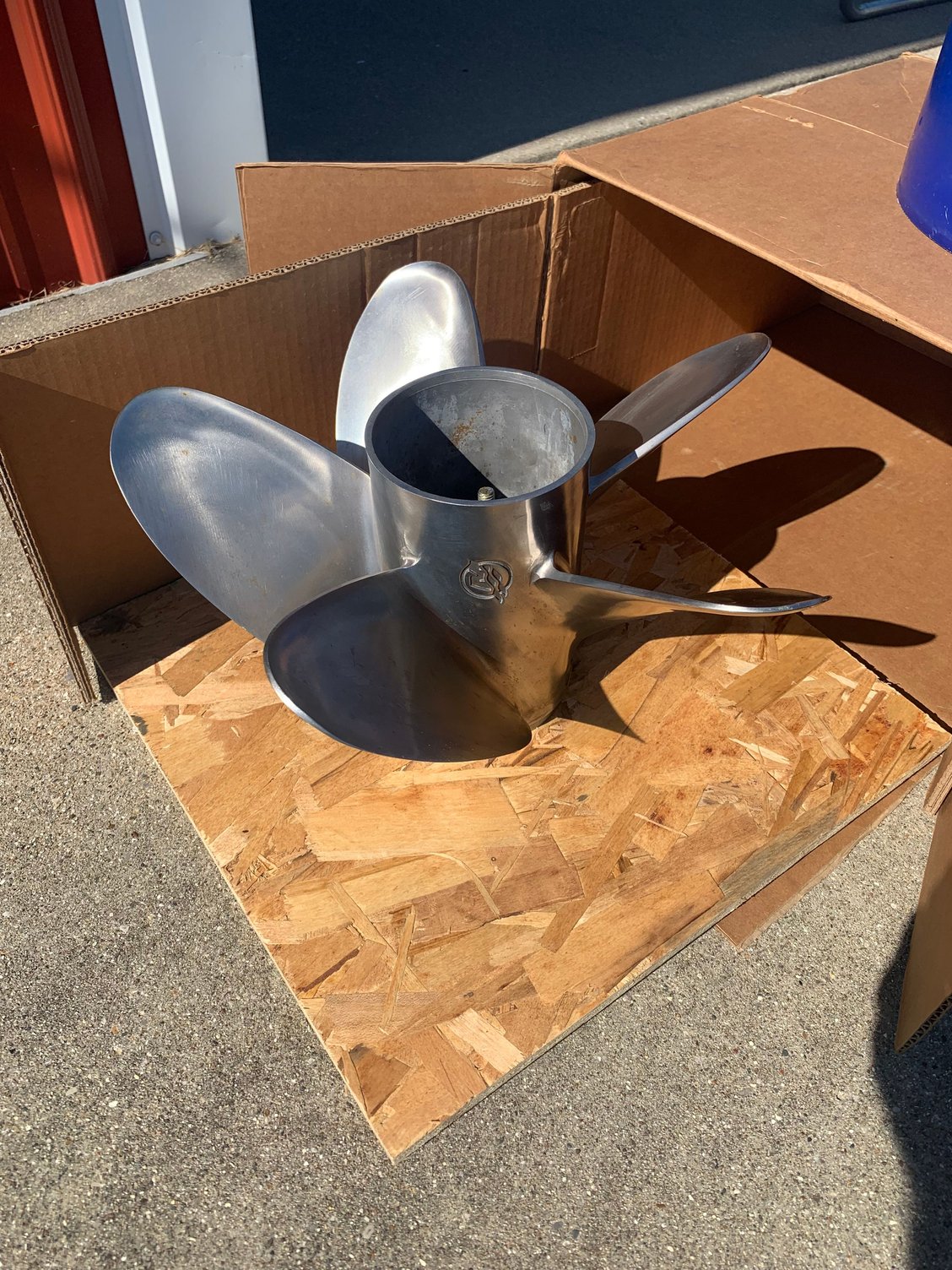 Maximus 5 blade props, 15 x 28p lab finished - Offshoreonly.com