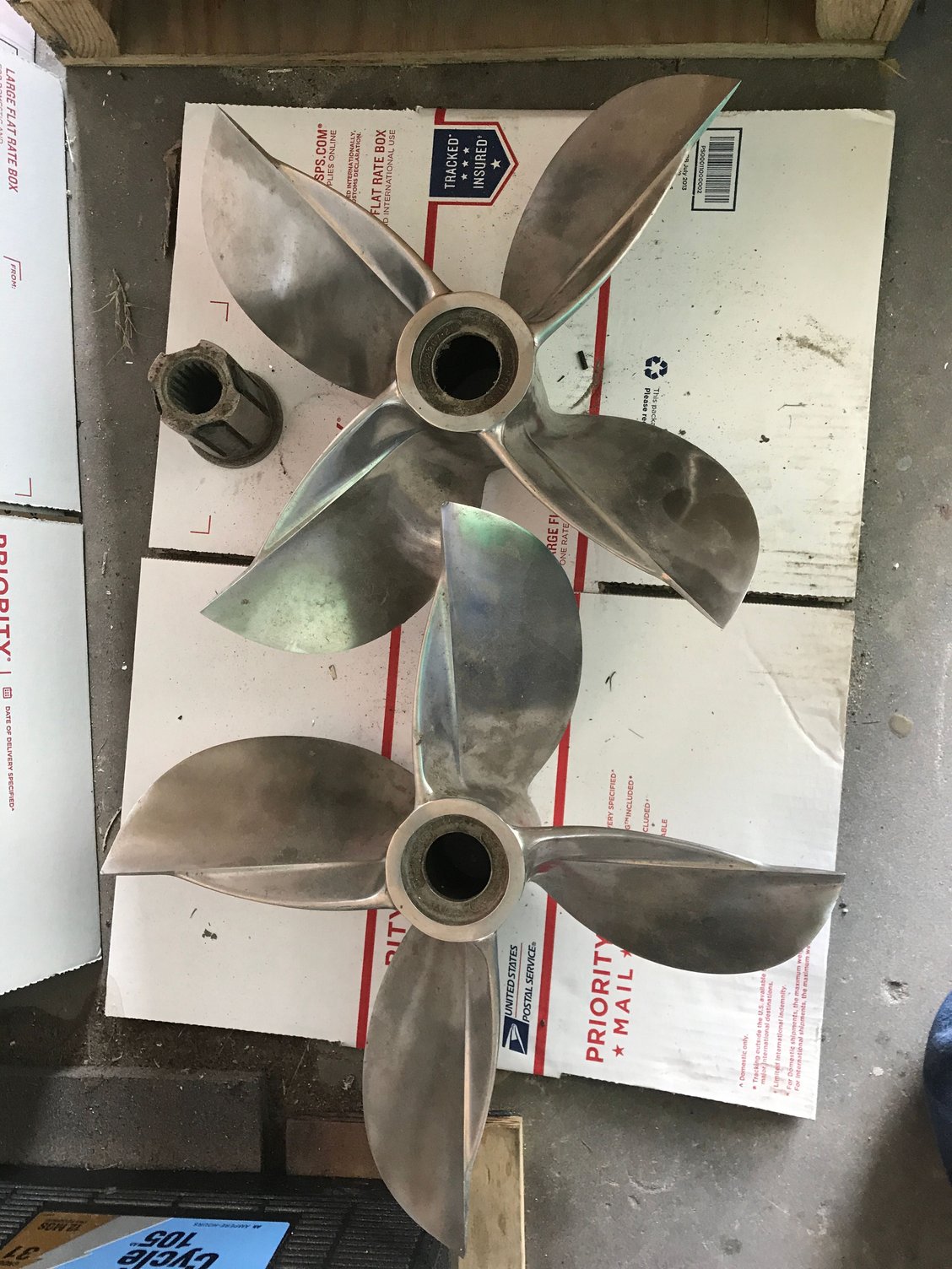 2 Mercury Props 28's fits Arneson ASD 6 and Bravo XR - Offshoreonly.com