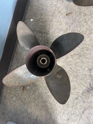 26p 4 blade bravo props w/ xr hubs - Offshoreonly.com