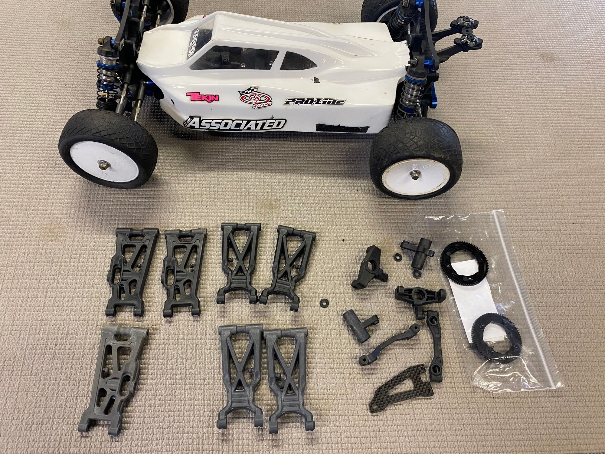 Team Associated B64 roller - R/C Tech Forums