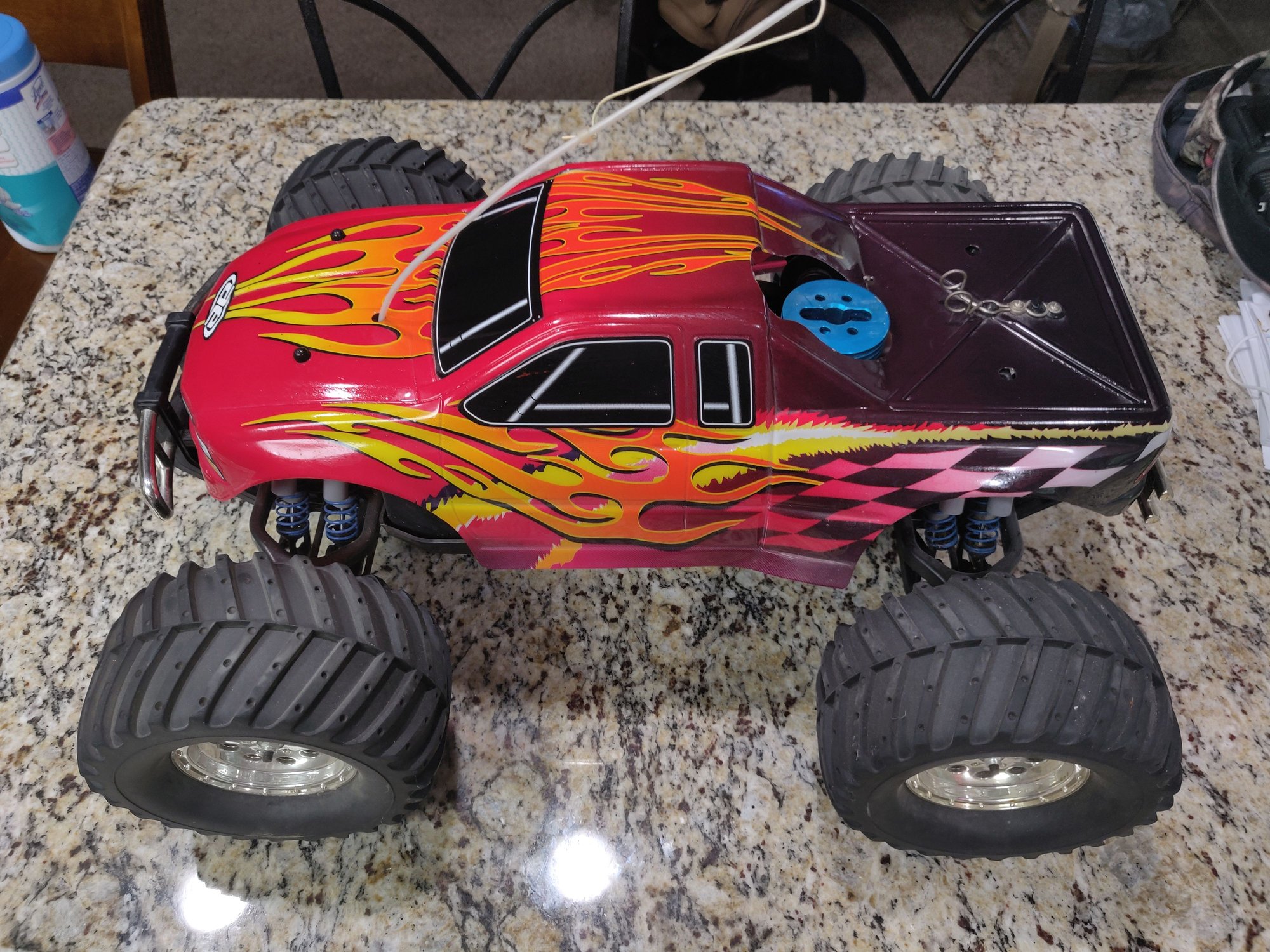 Team Associated MGT Monster GT 1/8 Nitro Gas as is untested - R/C Tech ...