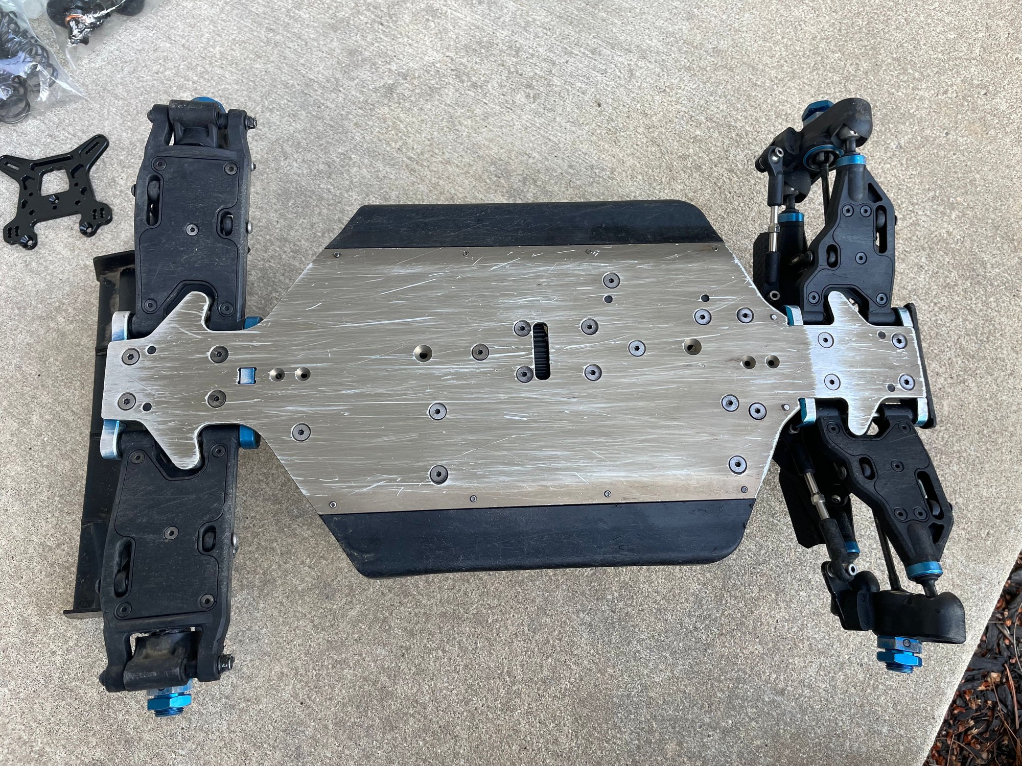 Team Associated RC8B3.2e slider - R/C Tech Forums