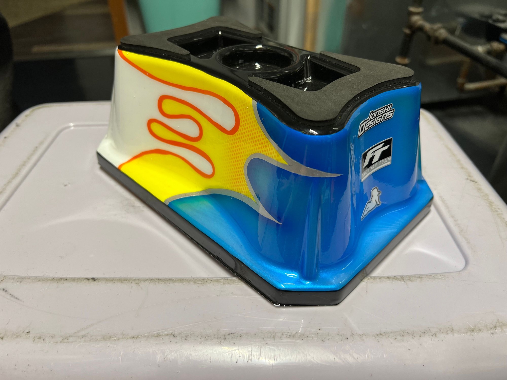 Matching B6.4 bodies and stand - R/C Tech Forums